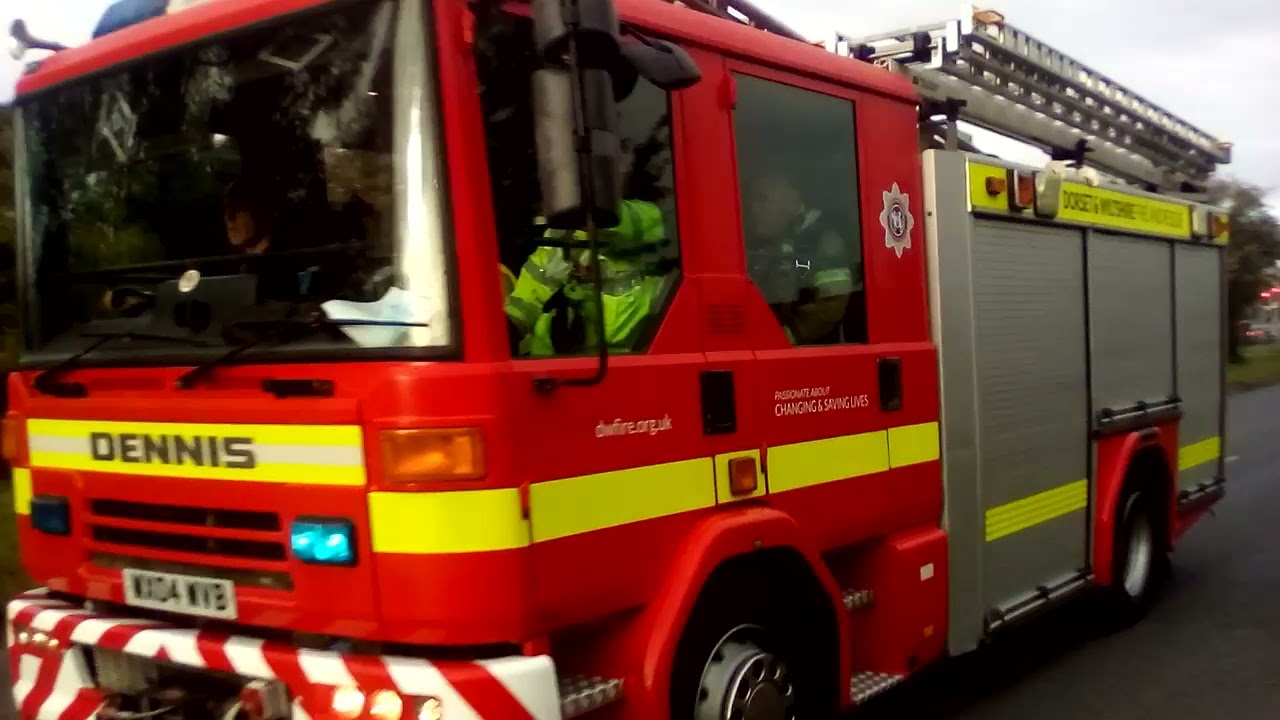 Dorset & Wiltshire fire and rescue Swindon wholetime crew responding to ...