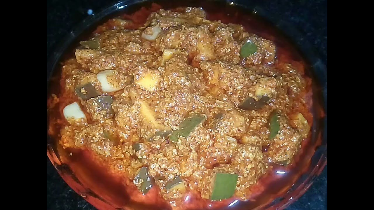 Small pieces Andhra Aavakaaya/Raw Mango pickle with measurements - YouTube