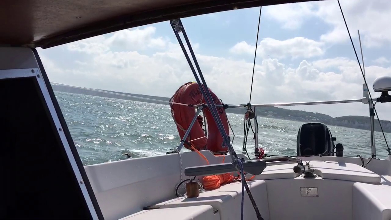 JEANNEAU Love Love Auto-Pilot ST1000 Raymarine - YouTube
