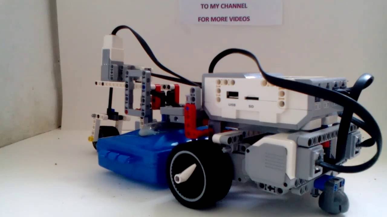 Lego Mindstorms cleaner robot v1 - YouTube