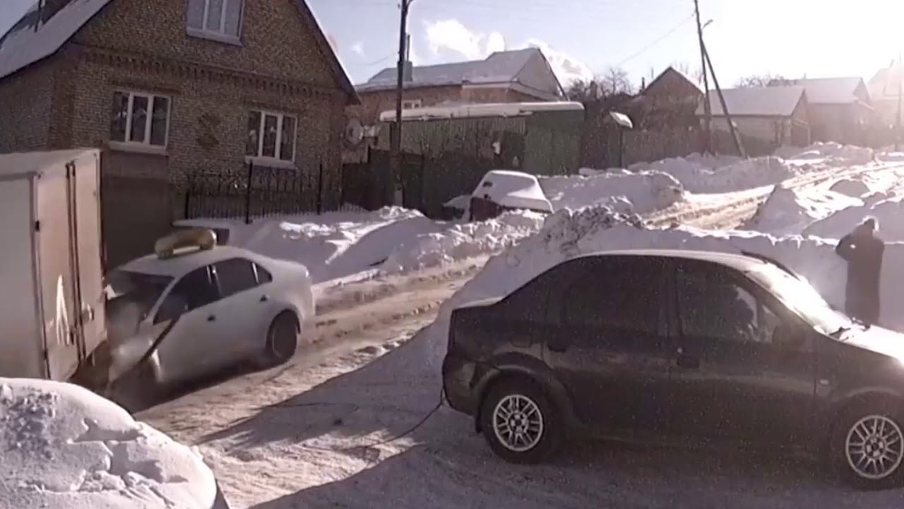 Epic Snow Driving Fails - YouTube