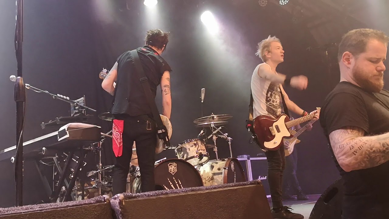 Sum 41 - Rhythms Live at Vortex Cologne 08.02.20 - YouTube