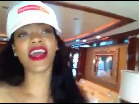 Rihanna Louis Tomlinson'ın Sevgilisi Eleanor'un Doğum Gününü Kutluyor