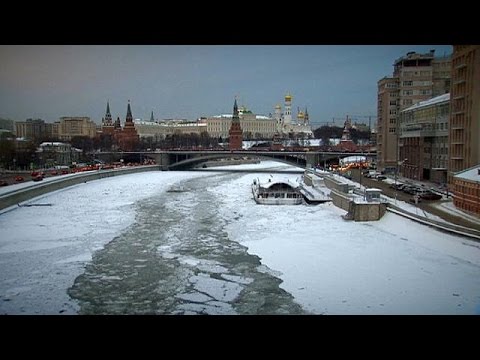 Moskova'da evsizler dondurucu soğukla mücadele ediyor