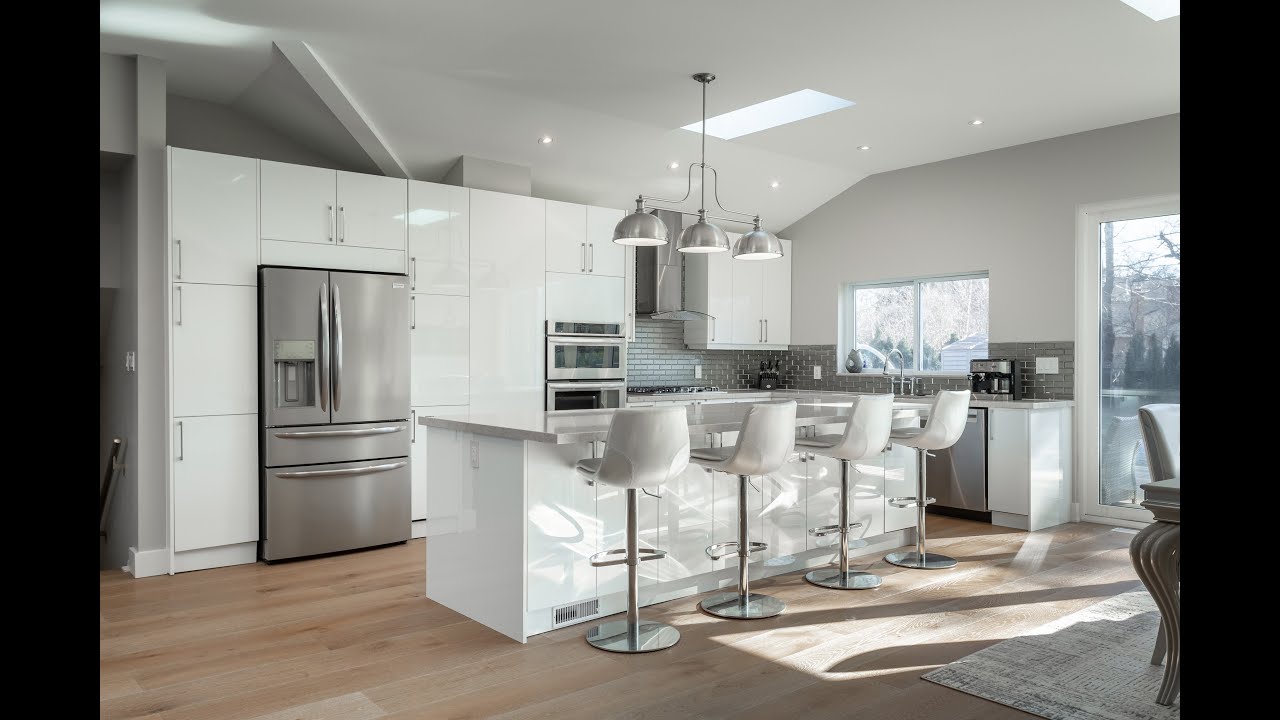 SUPER SIDE SPLIT Reno'd From Top To Bottom! 572 Dynes Road - Burlington ...