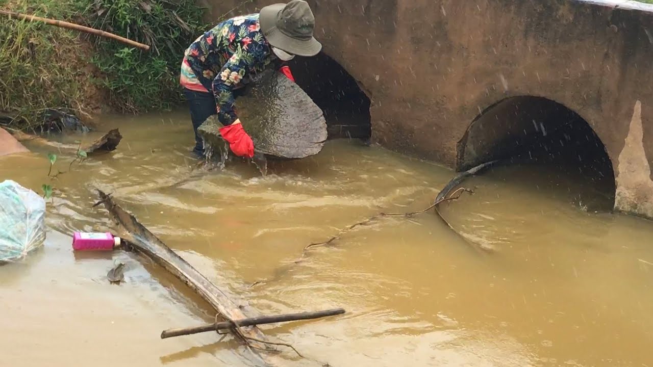 Unclogging Twin Culvert Pipes And Removal Trash It's Raining - YouTube