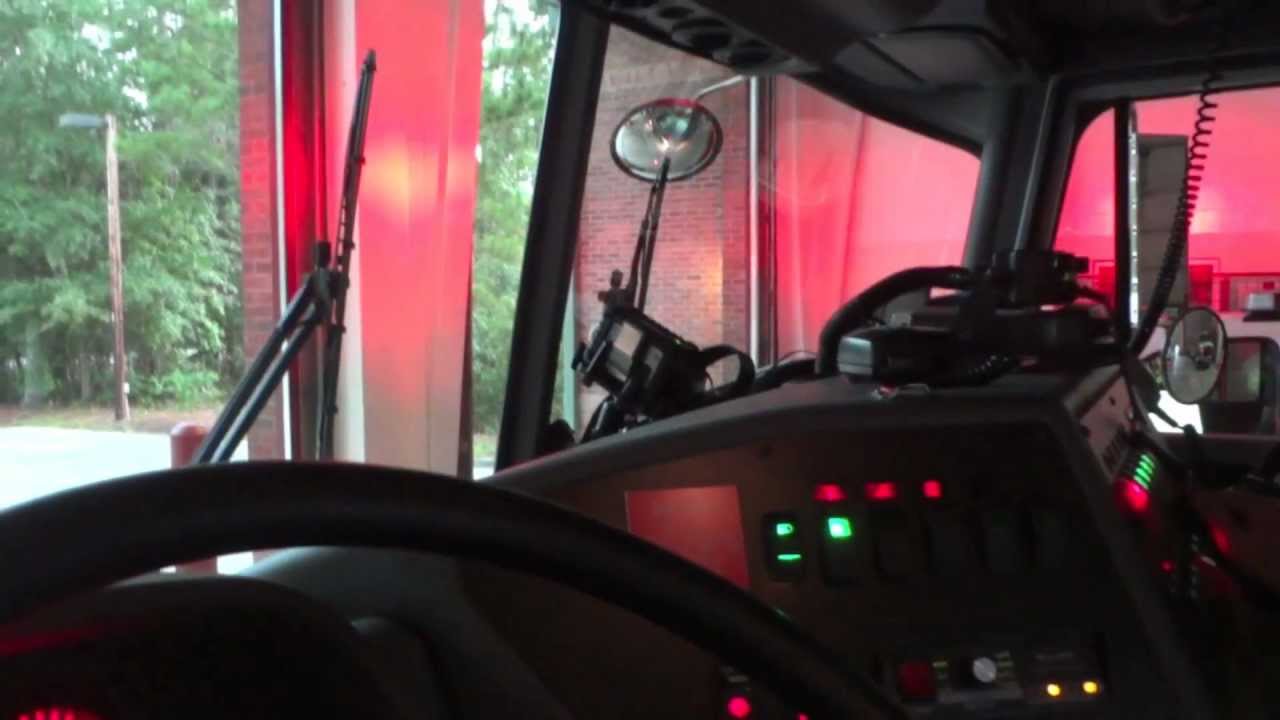 The Federal Q, Sirens And The Horn Show Off!!!!!!!! - YouTube