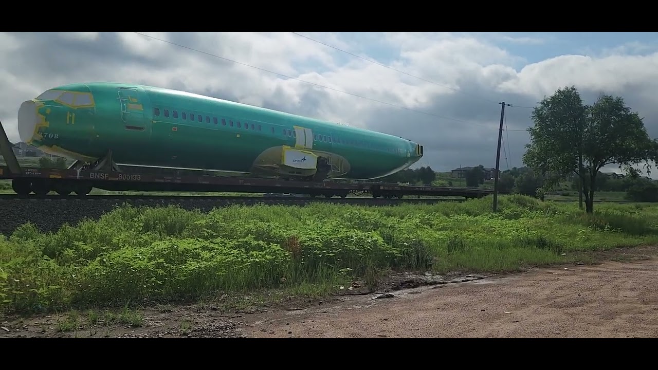 BNSF 5709 J-NEWINB - YouTube