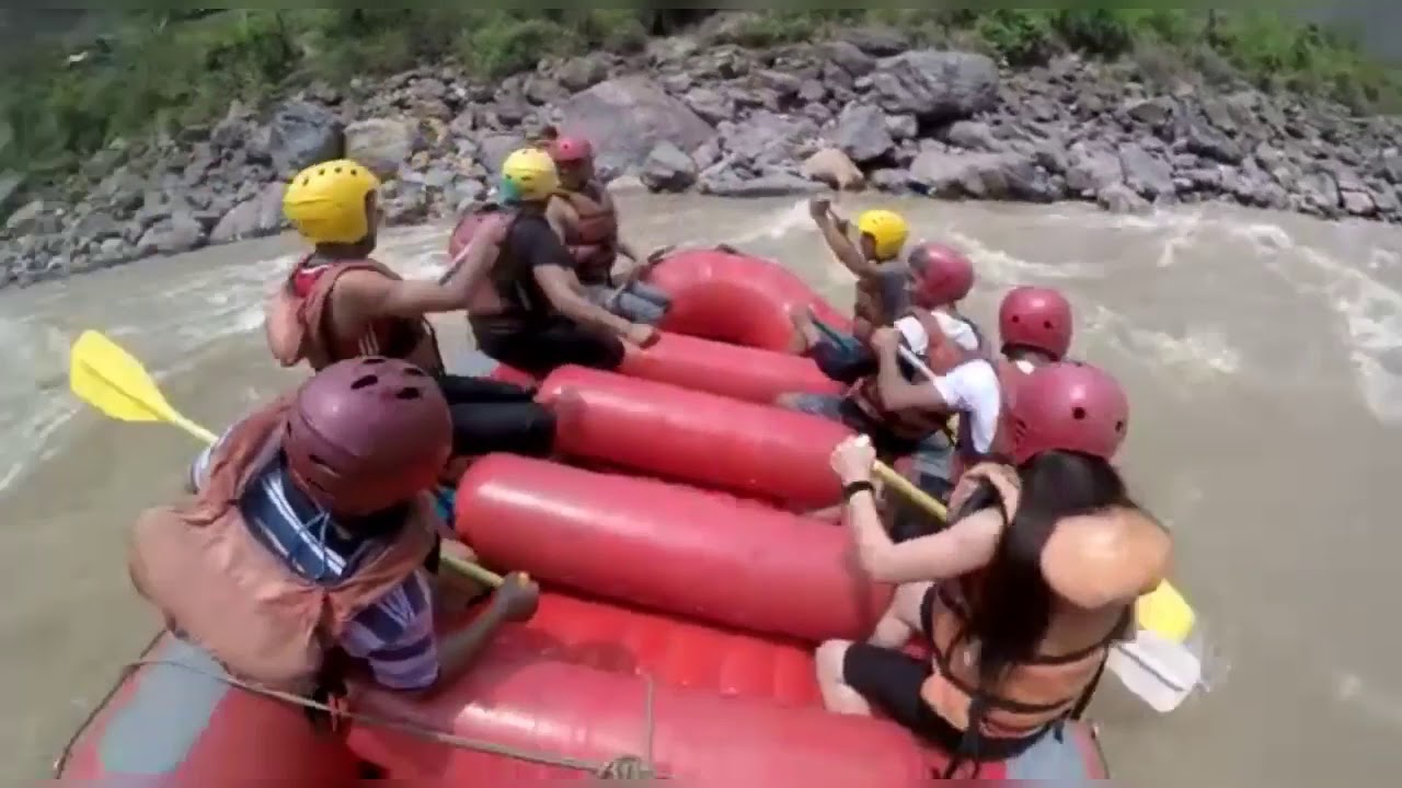 Dangerous rafting at trishuli - YouTube