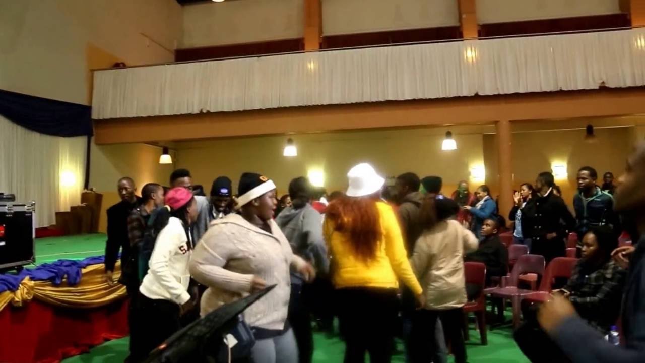 Gift Modise, Mpho Modise & The Family of Worshippers - Jehova wa maloba ...