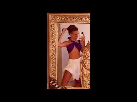 Зеркальное селфи от Серенай Сарыкая