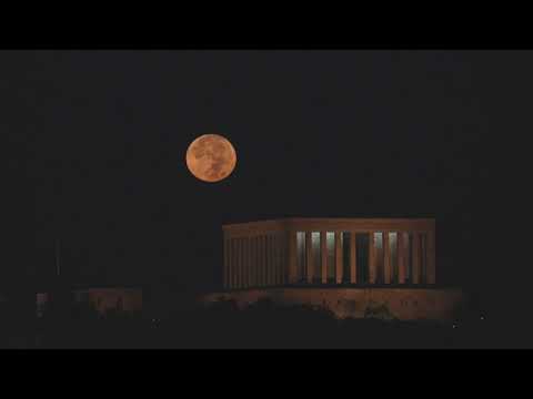 Anıtkabir ve Dolunay