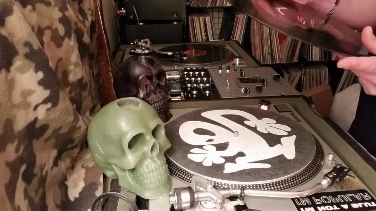 Dj DrGiggles dj vinyl mix turntables electro mixing Dr Giggles - YouTube