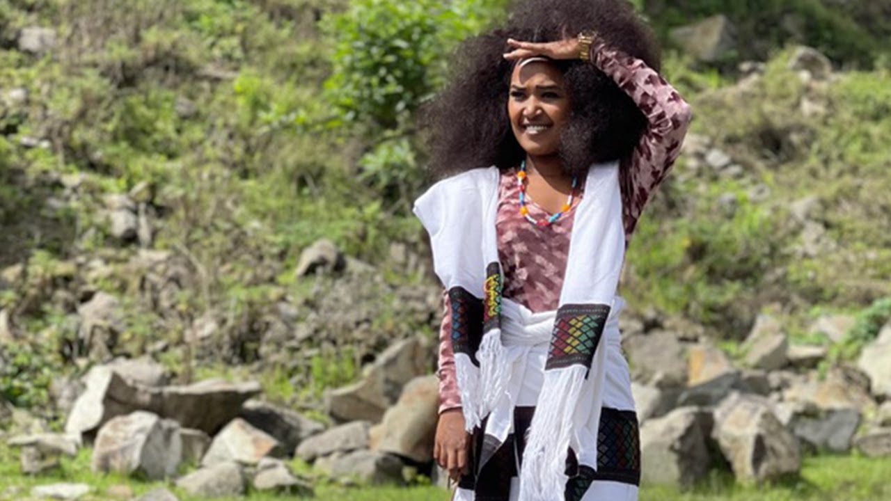 Melaku Nigus Kulumye በመዲ እስክስታ - YouTube