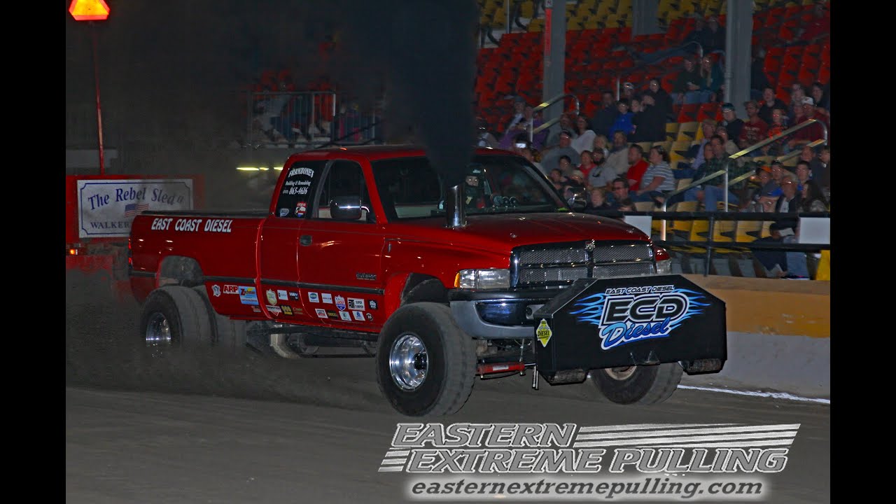 Lucas Oil Pro Stock Diesel 4x4 Trucks Pulling At Frederick - YouTube