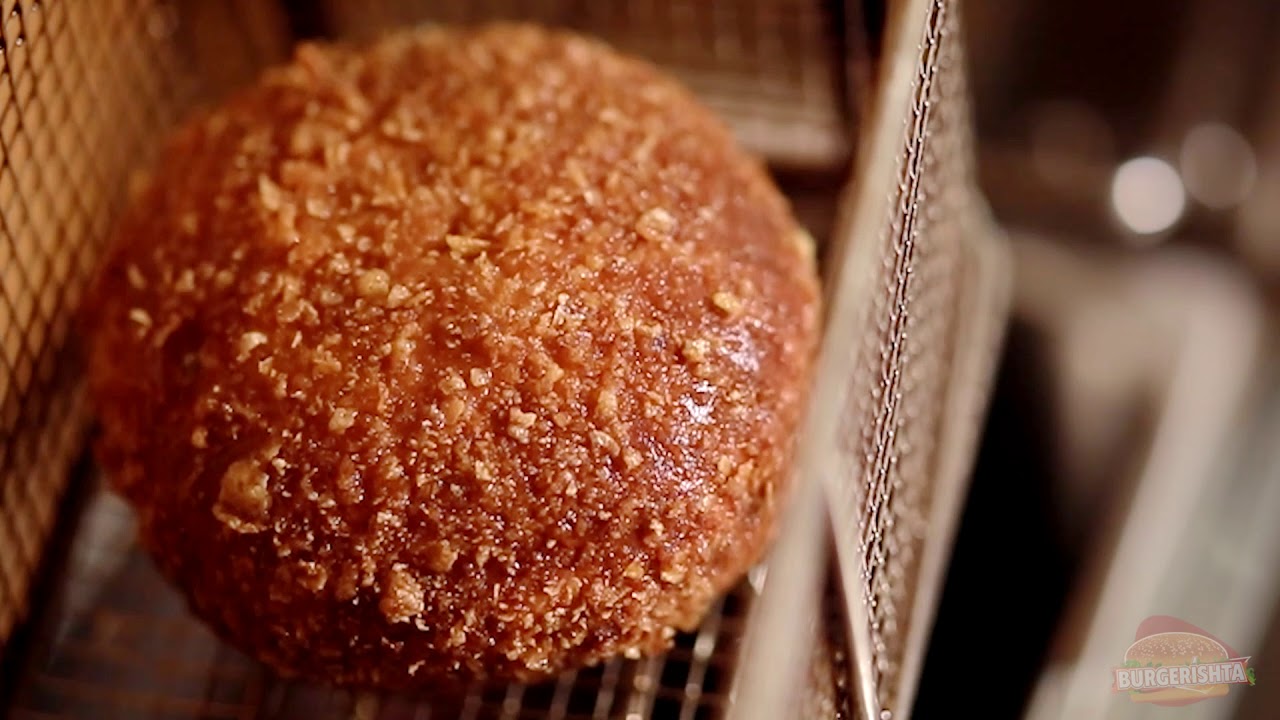 Broasted Burger | Deep Fried | B roll | Burgerishta cafe - YouTube