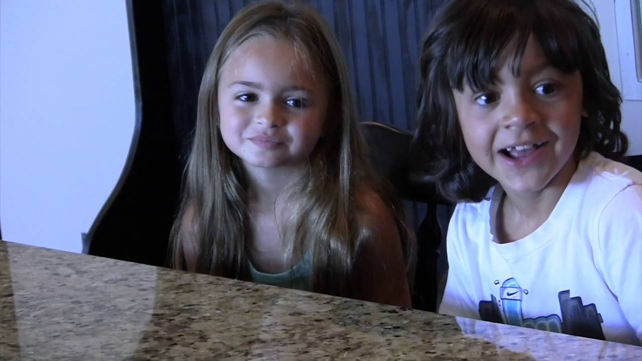 Smoothie Challenge with Amelia, Elli, Aiden, & Ryan - YouTube