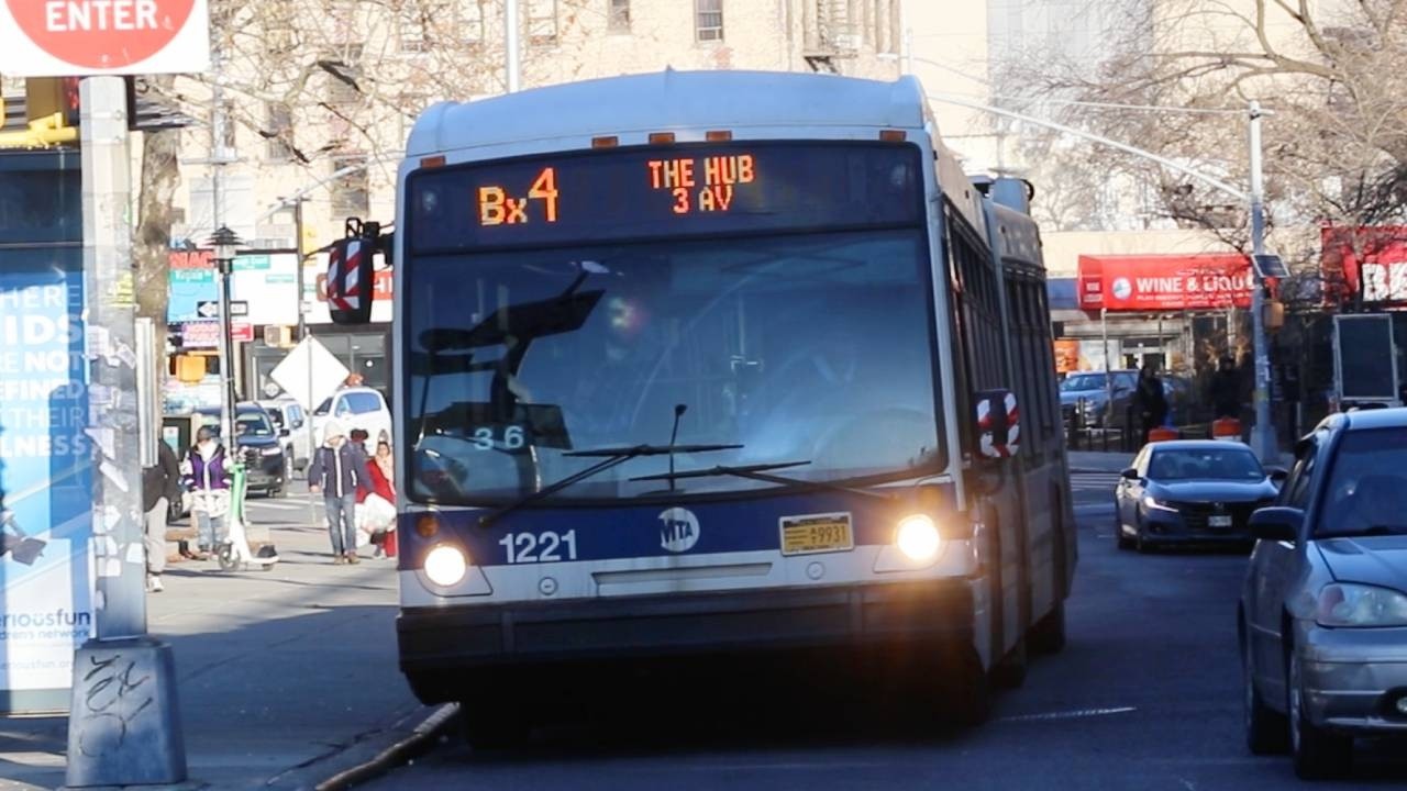 NYCT Bus: 2010 Novabus LFSA #1221 on the Bx4 at Westchester Avenue and ...