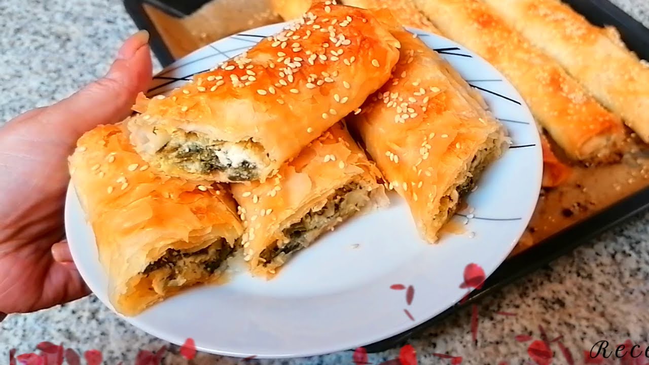 Pate filo croustillante farcie aux poireaux, épinards et feta. - YouTube