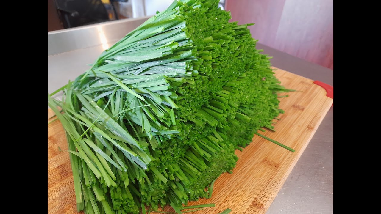 Crispy Garlic Chive Cakes for your freezer. Guichai Tod / ยช่ายทอด ...