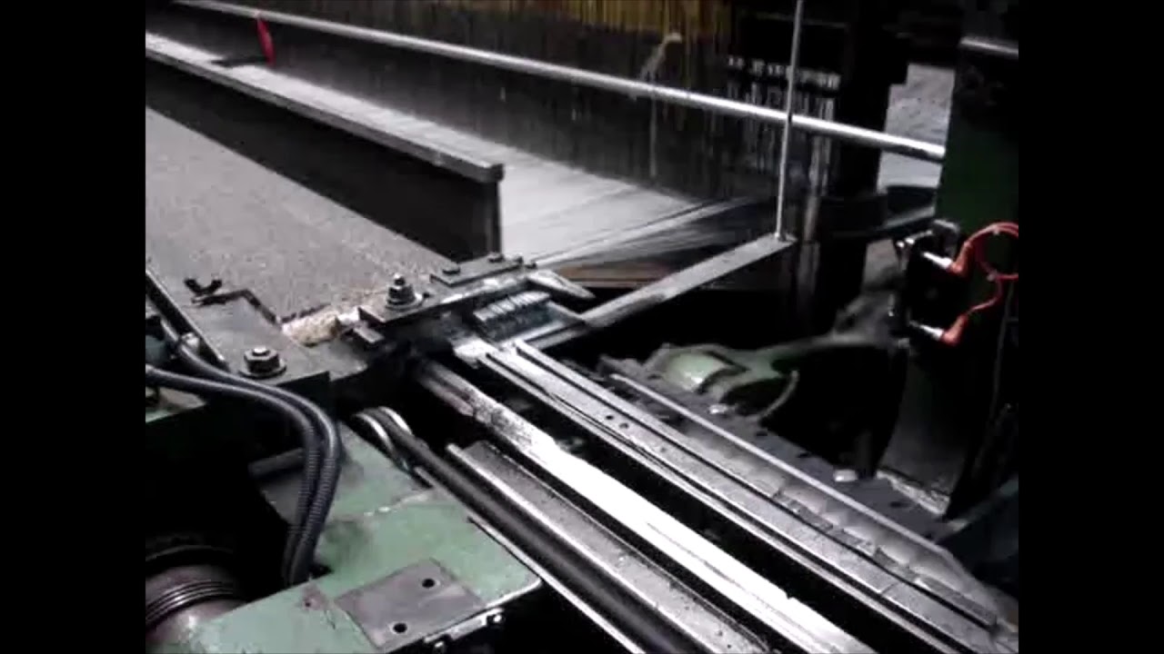 Carpet weaving machine modification to wilton - YouTube