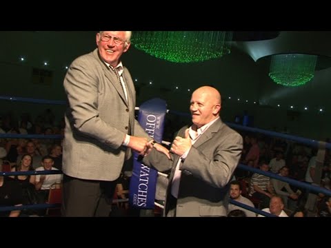 Charlie Magri Introduced to Boxing Crowd! - YouTube