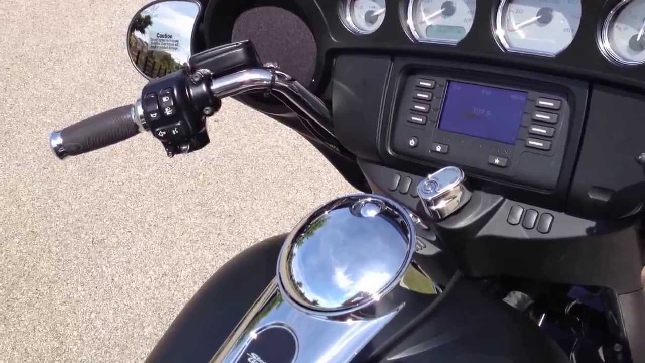 2014 Harley Davidson Street Glide Vance & Hines Hi Outputs & X Pipe ...