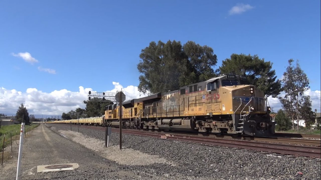GREX Slot Machine Train in Newark - YouTube