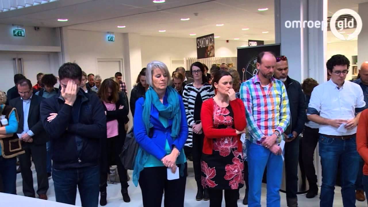 Stiltemoment op de Christelijke Hogeschool Ede (CHE) - YouTube