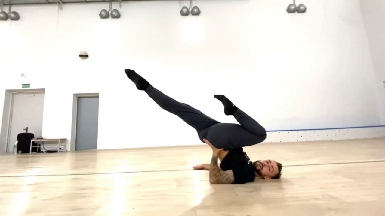 Floorwork choreography / Dmitry Akimenko - YouTube