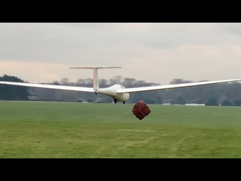 Simulated cable break during glider launch - parachute deploys. - YouTube
