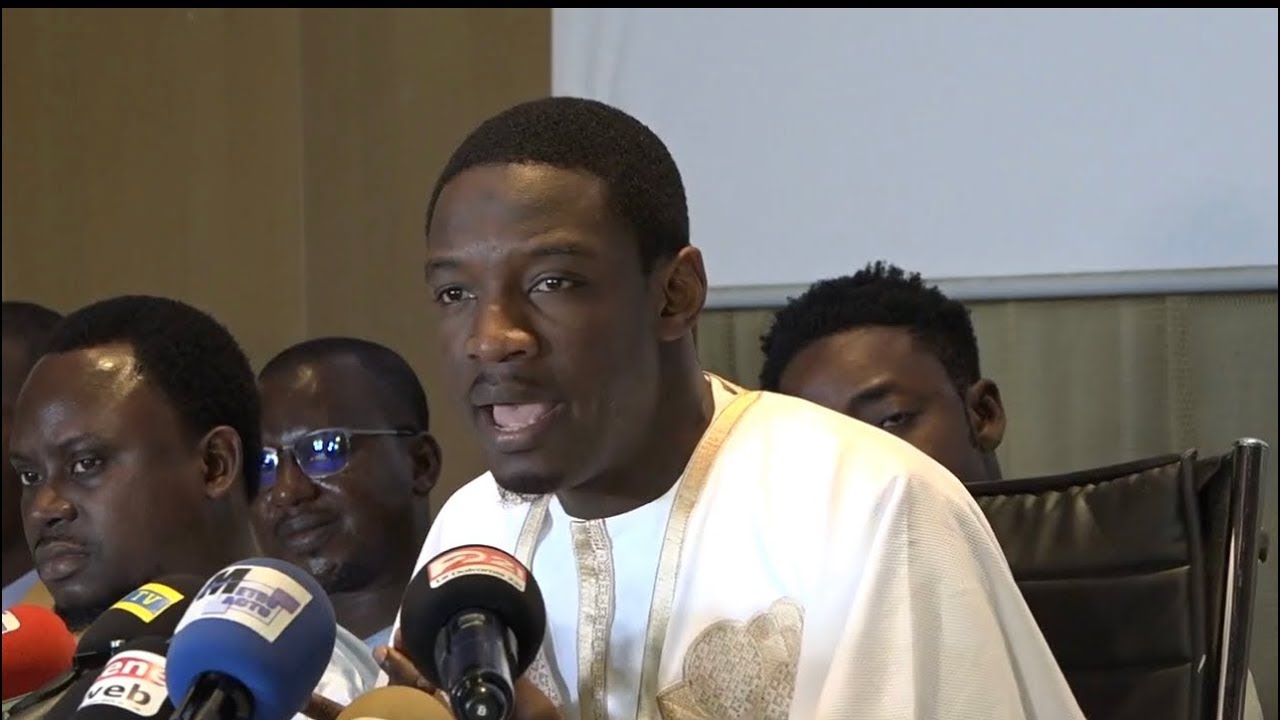 Direct - Hué à la place de la nation : Pape Djibril Fall face à la ...