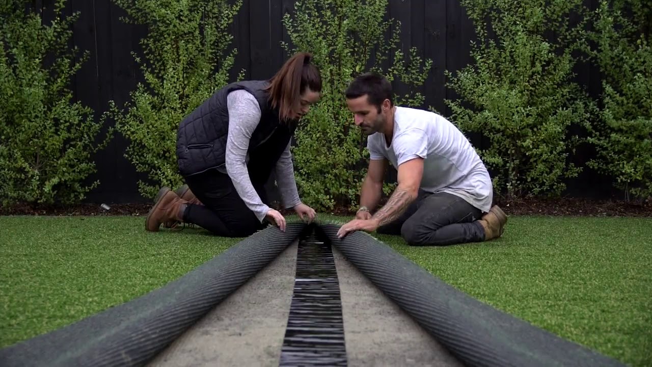 How to install Synthetic Turf - YouTube