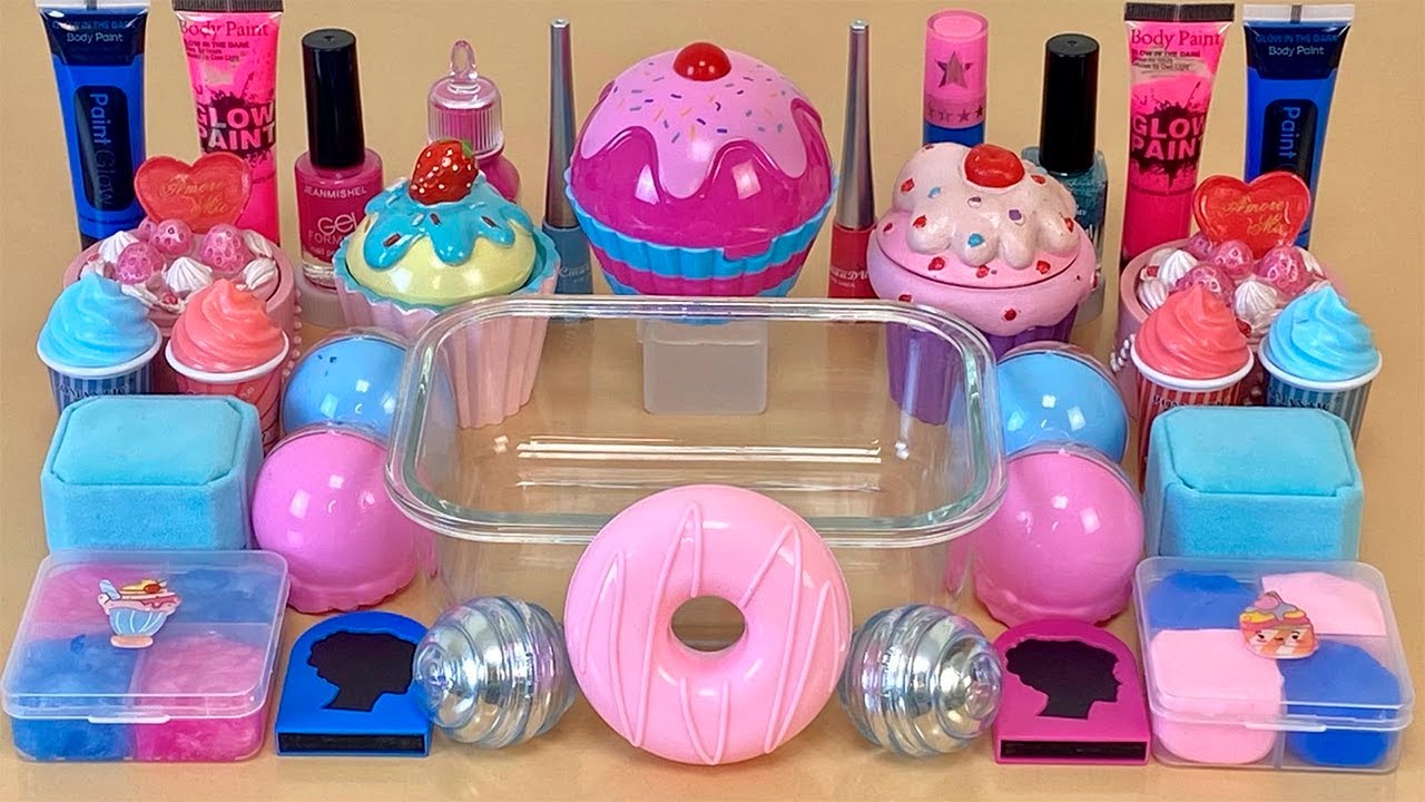ASMR Slime 🍰🍥 Mixing ”CAKE” makeup, Eyeshadow, glitter into slime ...