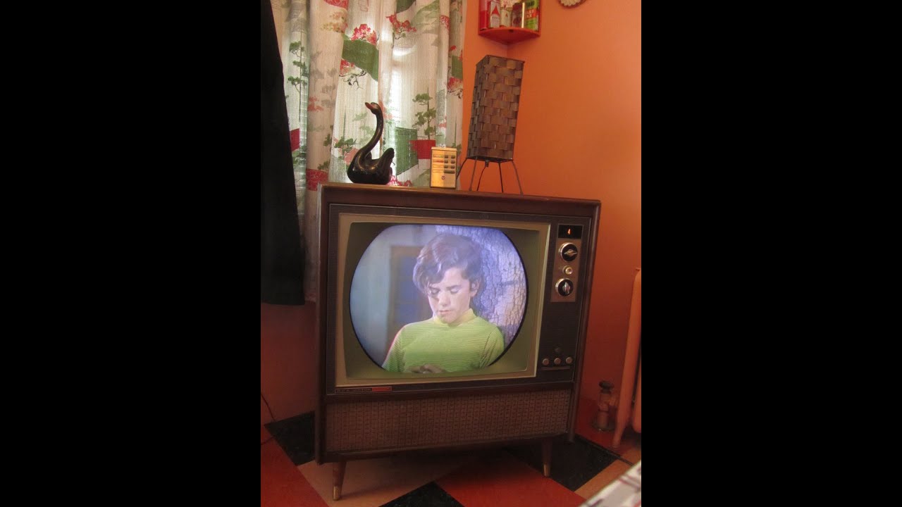 Adam 12 Intro on a 1963 RCA Victor Atherton Living Color TV - YouTube