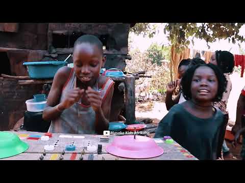 Crianças Africanas Dançando - Masaka Kids Africana Dancing Tweyagale By Eddy Kenzo
