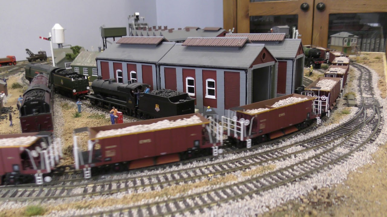 Class 66 66050 'EWS Energy' in EWS Livery - YouTube