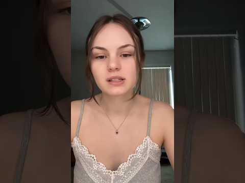 Routines Woman no bra is natural beauty