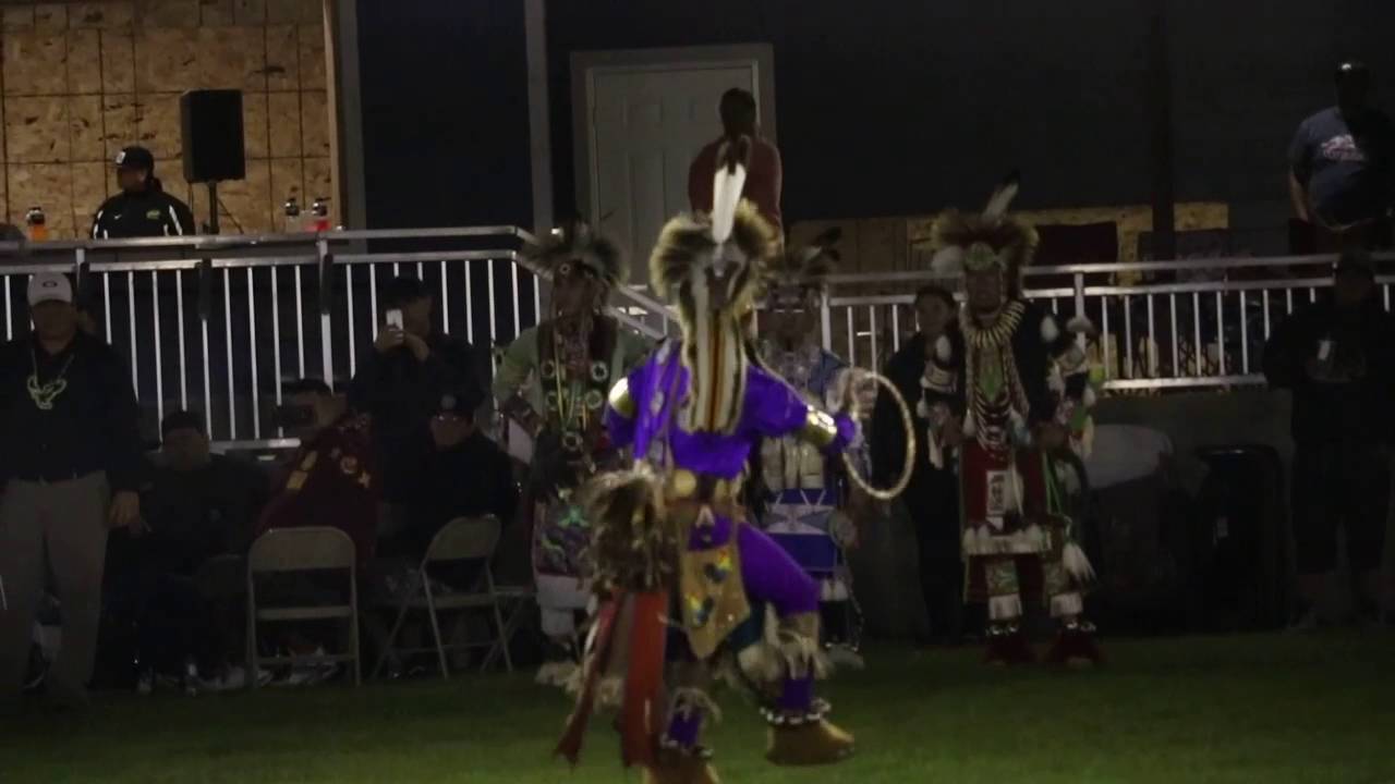 Trae Little Sky vs. Rooster Top Sky @ Mandaree Powwow 2016 (1) - YouTube