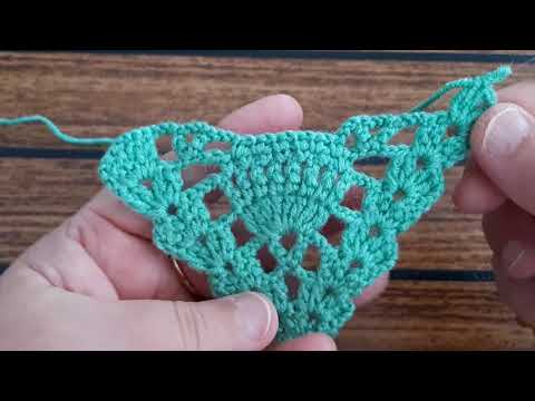 #üçgensal #handmade #crochet badem modelli üçgen şalım 🍀🍀🍀