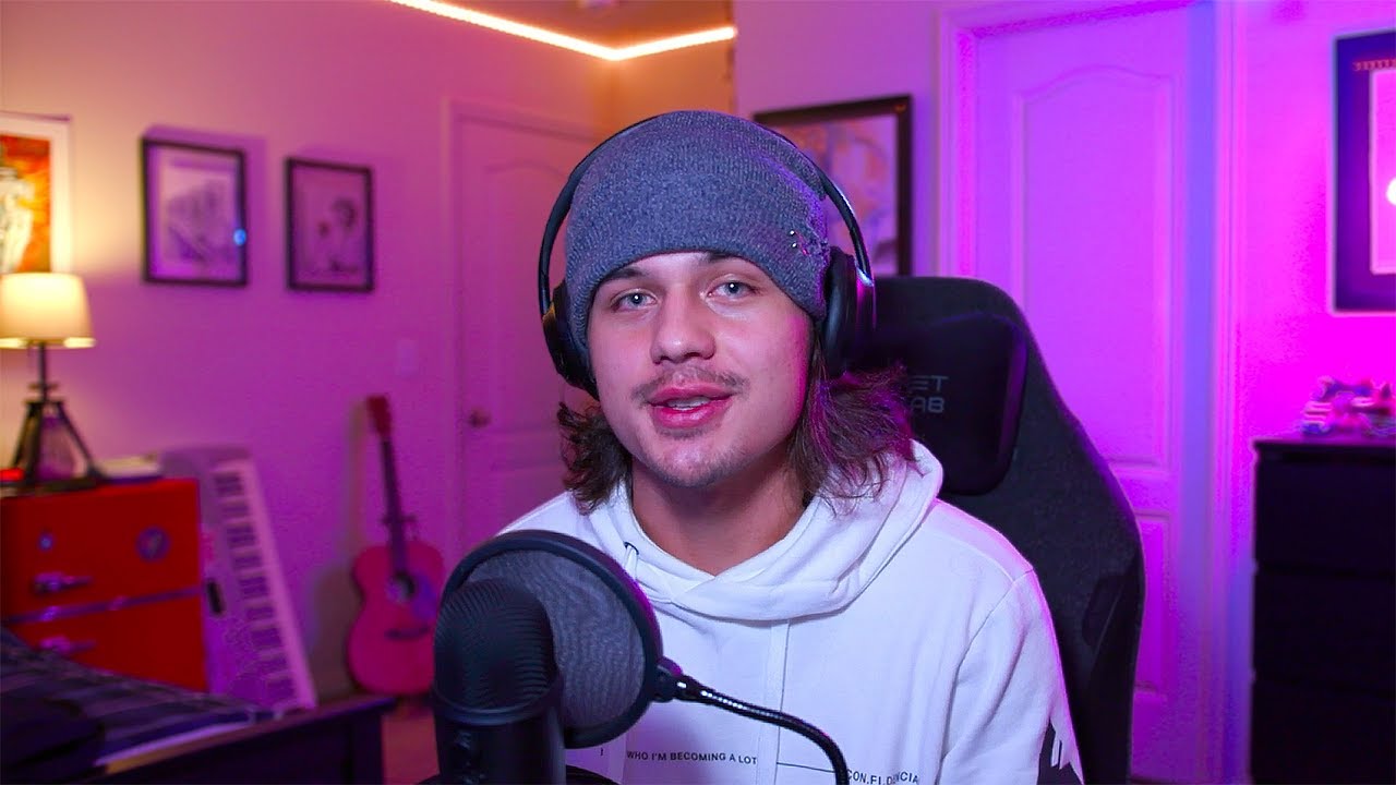 This is my Video Show Reel. It's Pretty Cool! - YouTube