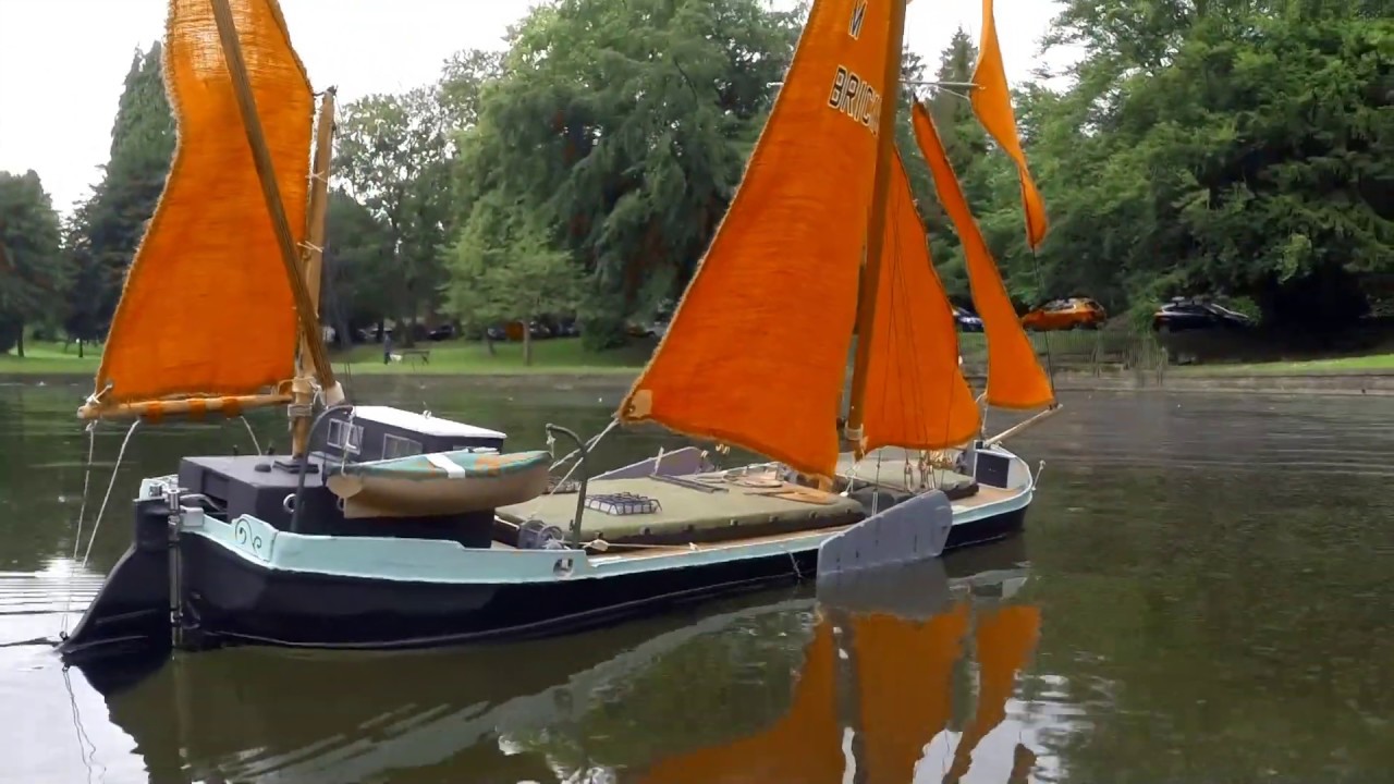 RC Sailing :- No.75 - Thames Barge - Sail Colours ? - YouTube