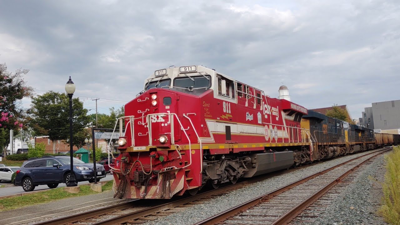 CSX E207 with CSX 911 Spirit of Our First Responders leading in ...