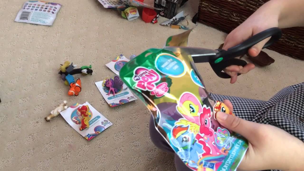 Blind box, chocolate surprise eggs, blind bags - YouTube