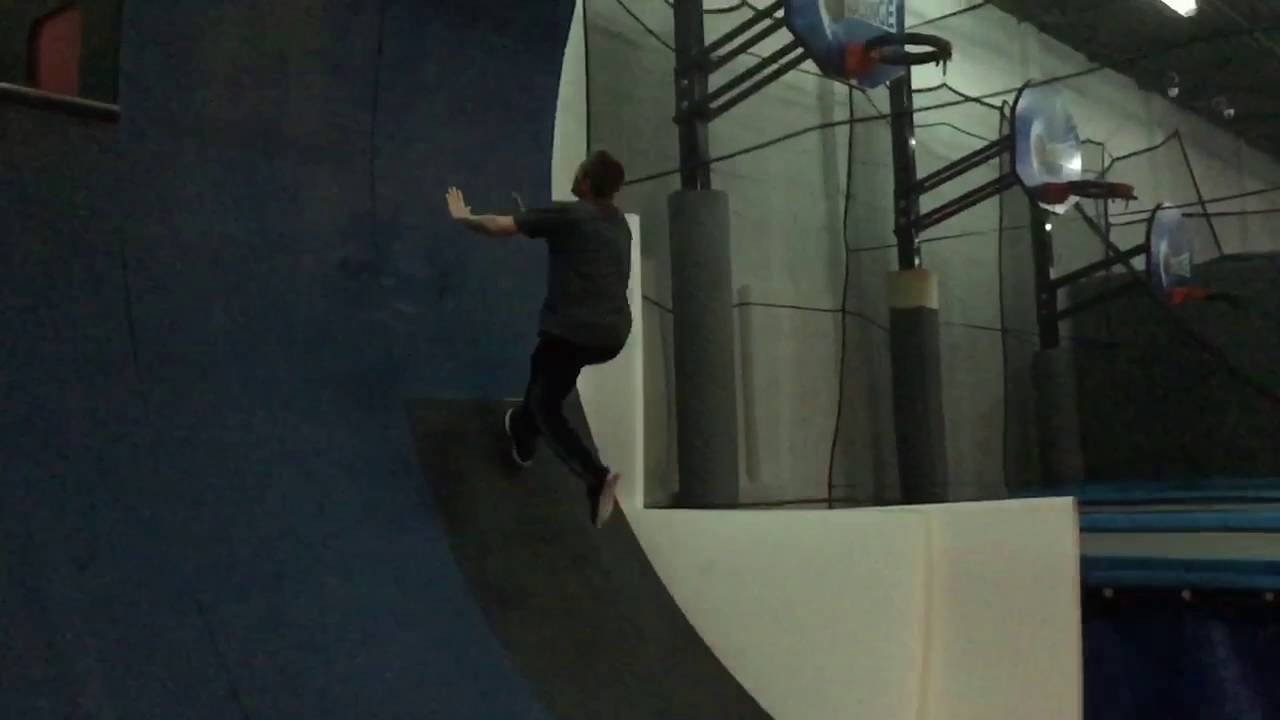 Slow motion warped wall - YouTube