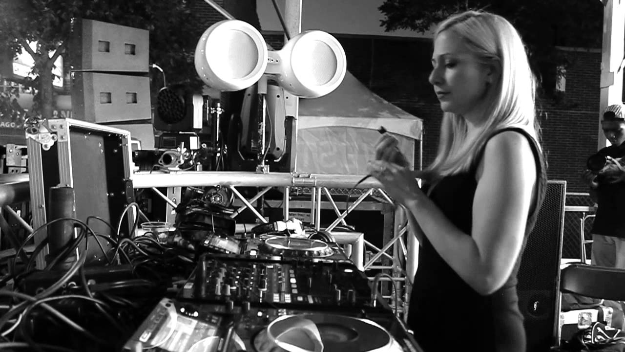 Dj Colette At West Fest Chicago 2013.... - YouTube