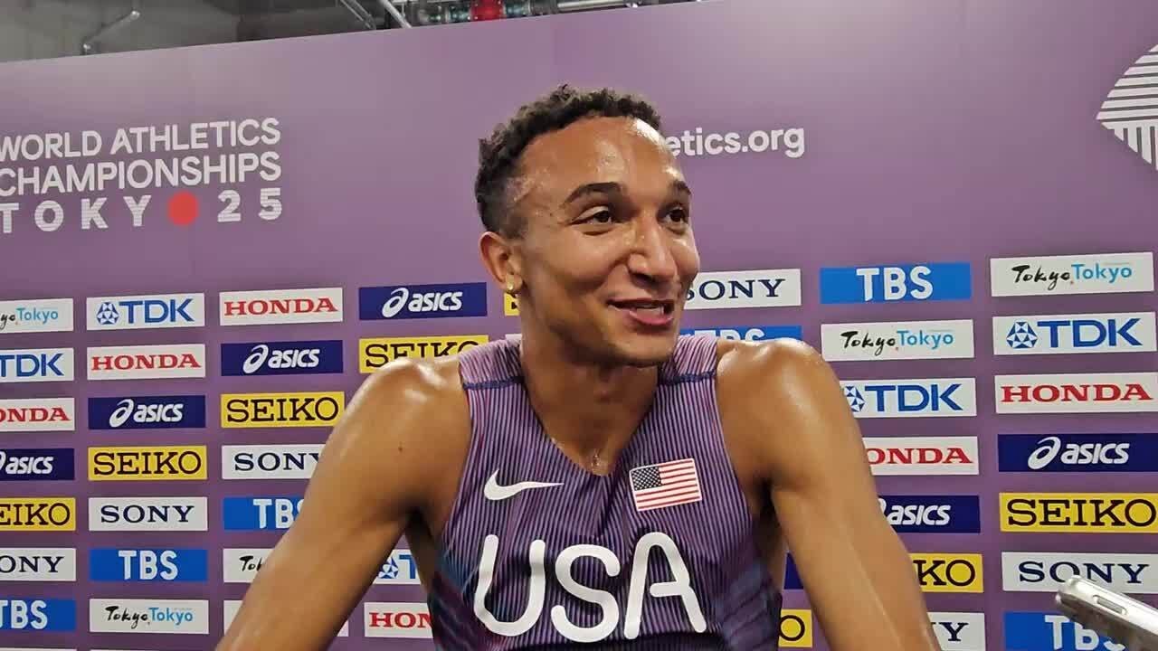 Donavan Brazier Wins 800m 1st Round Heat at World Champs [Interview ...