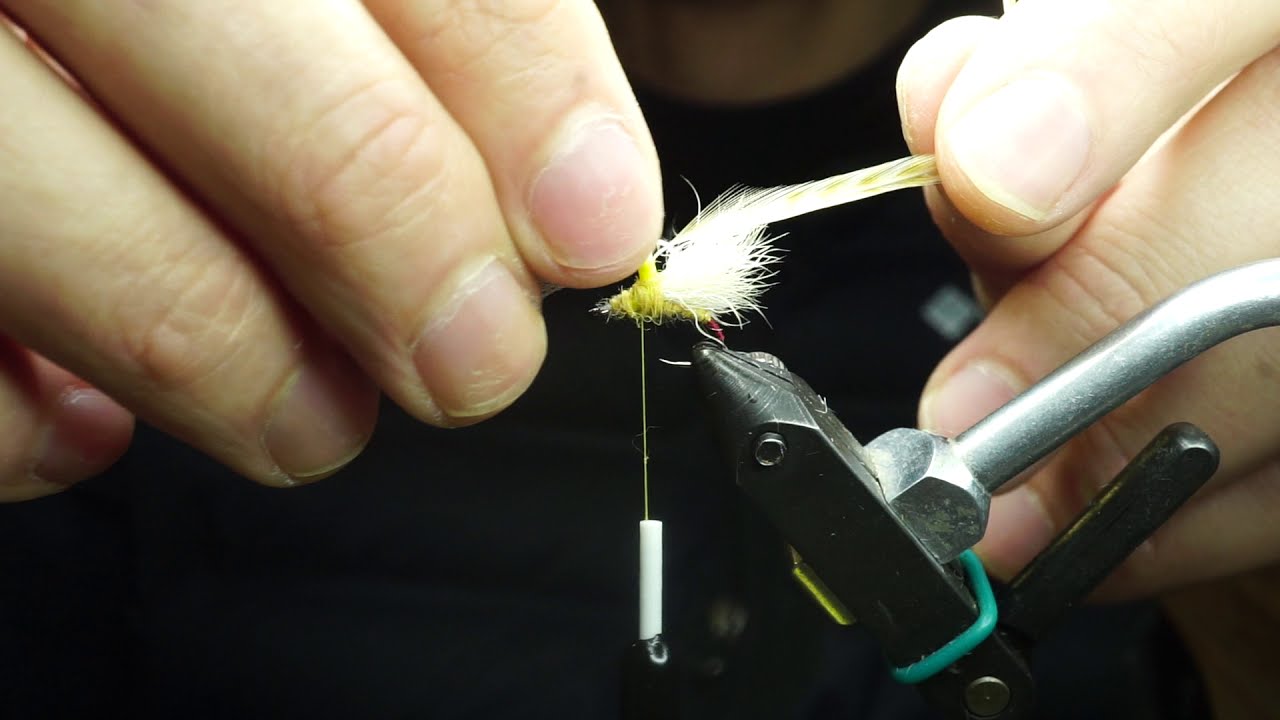 Yellow Sally Snowshoe Fly Tying Tutorial - YouTube