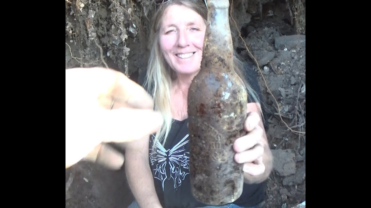 The Return of Shovelin Shelley ..Thanksgiving Dig (part 2) - YouTube