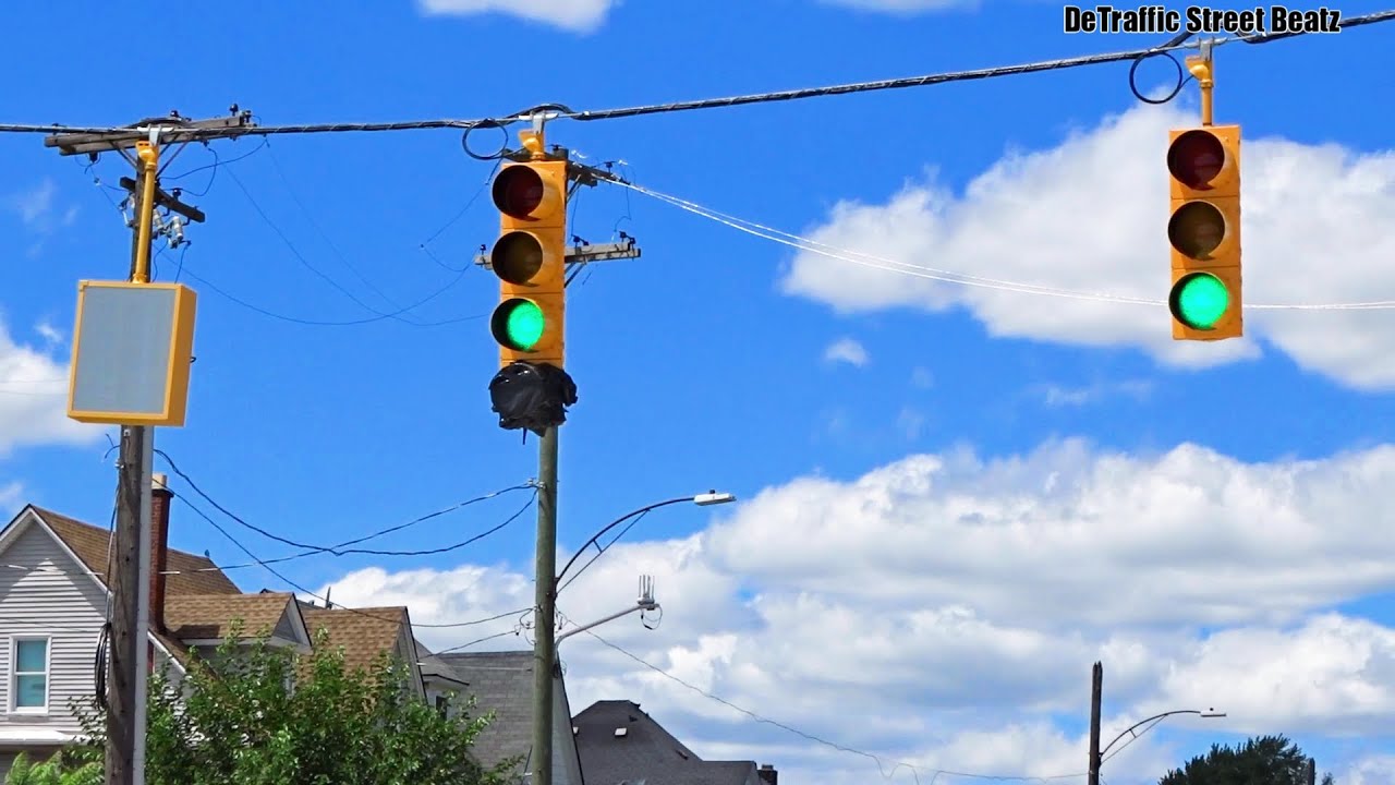 New Traffic Lights Upgraded to Left Turn Brand New Econolite Signals ...